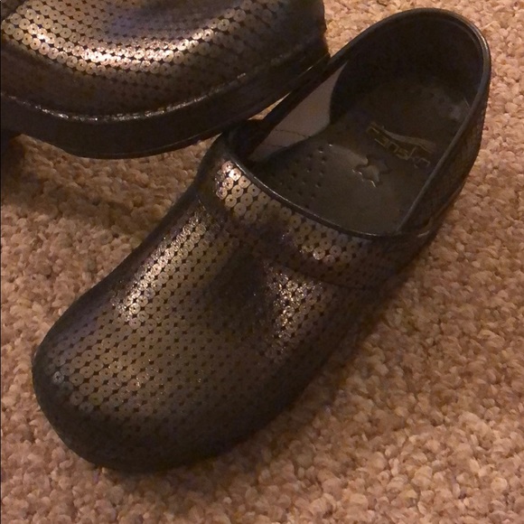 Dansko | Shoes | Dansko Size 37 Nursing Working Clogs | Poshmark